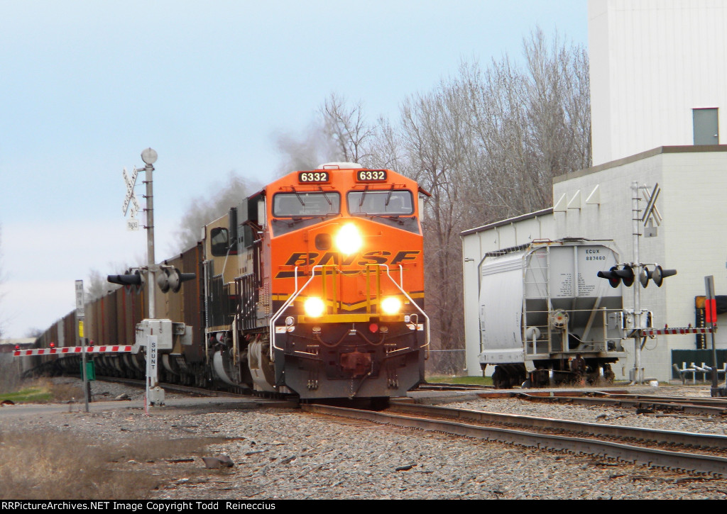 BNSF 6332